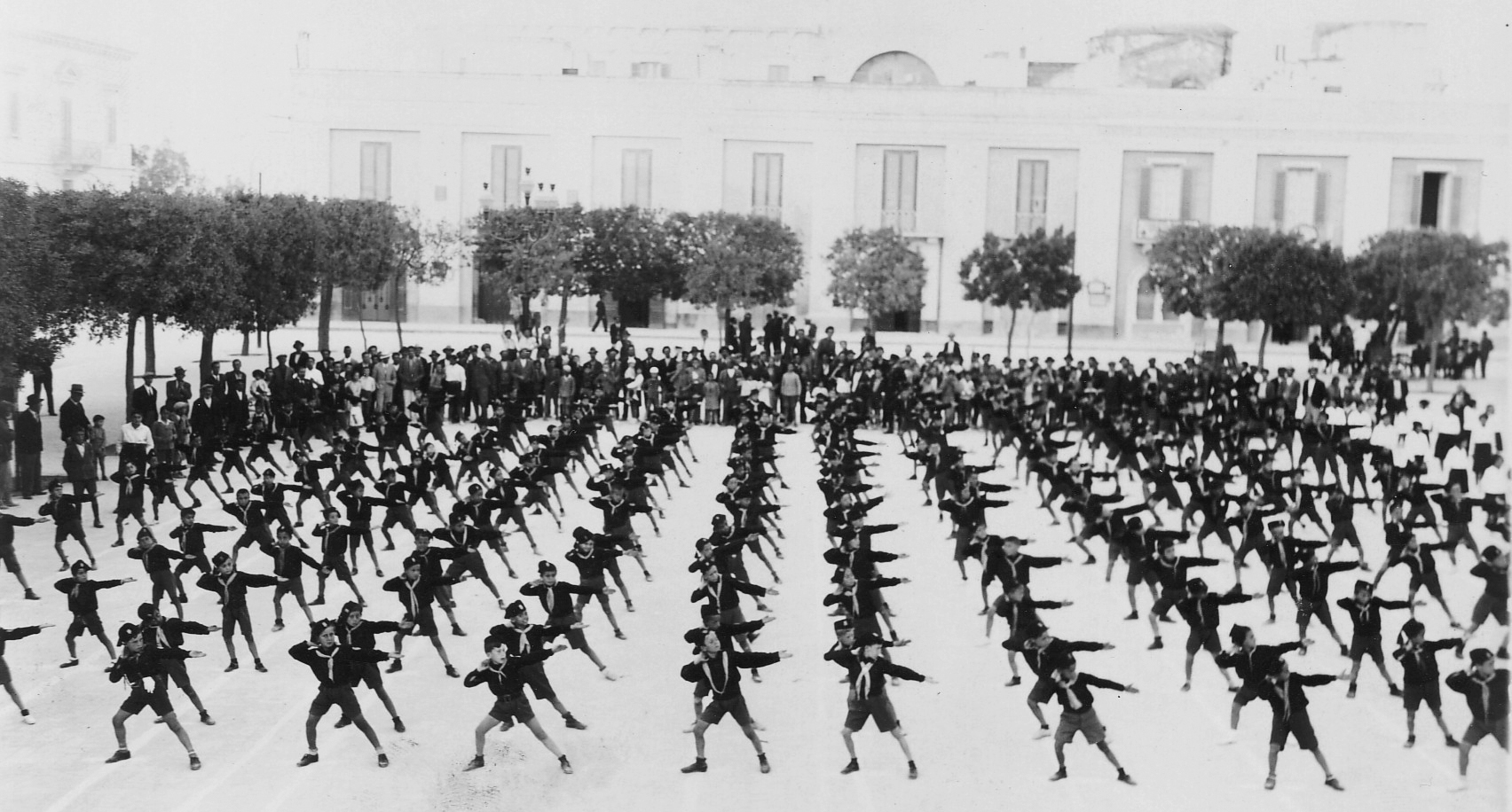 Storia di Monopoli. Dal 1922 al 1943. Il Fascismo. - Monopoli Tre Rose