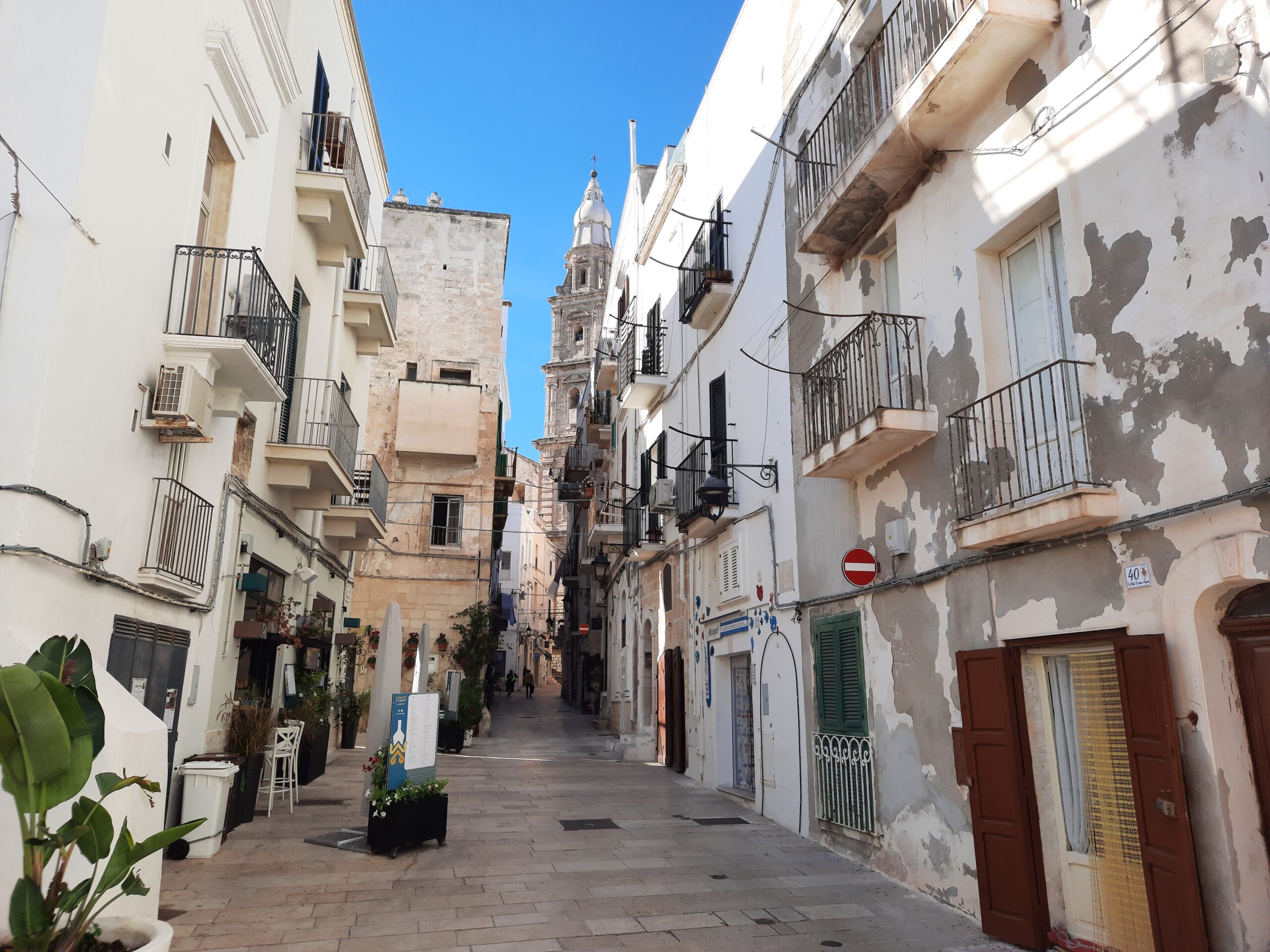 Monopoli. Centro Storico. Storia e stato attuale. - Monopoli Tre Rose